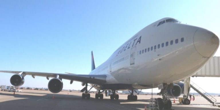 Delta Offers Bloggers $10,000 Each to Stop Talking About the $10,000 ...